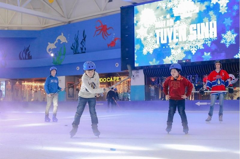 Khám phá khu vui chơi trẻ em Vinpearlland Ice Rink Royal City